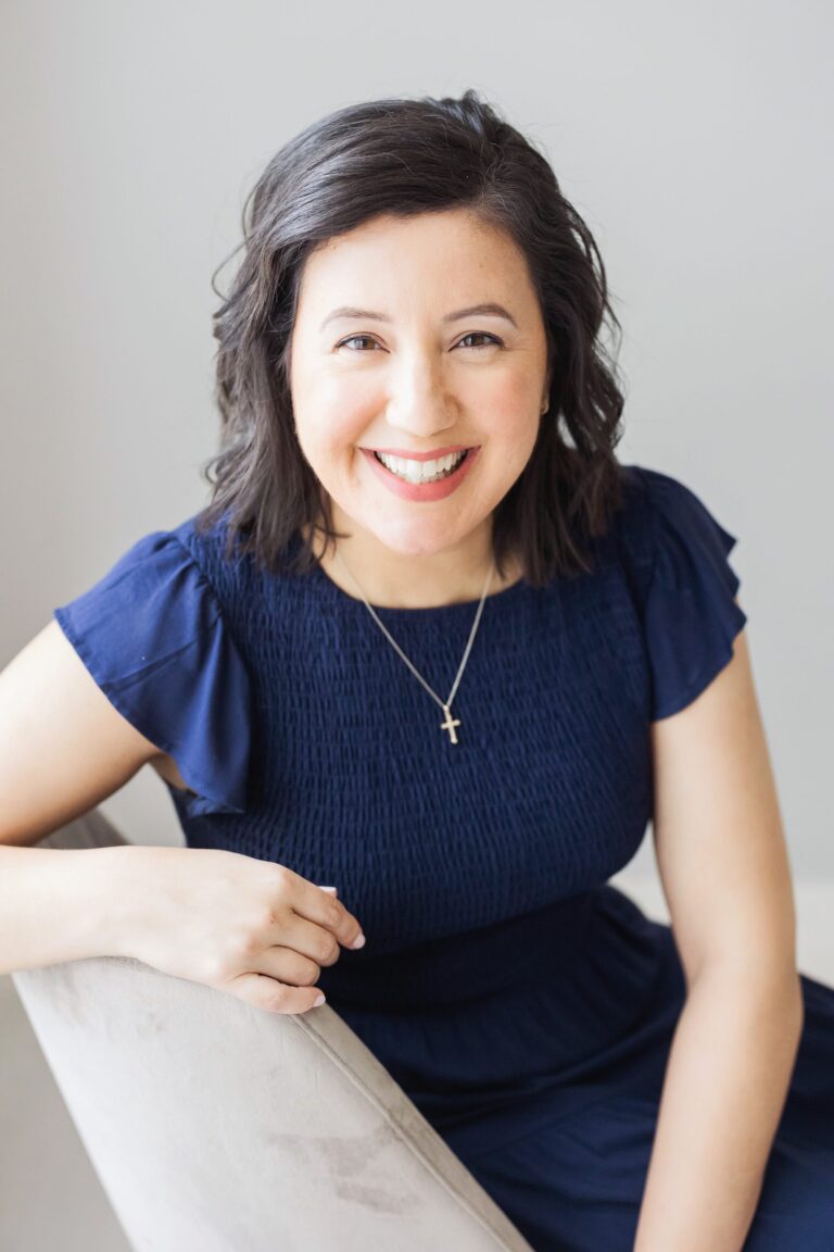 Psychic Medium Rebekah Lee Ives - A Day in the Life: Psychic Monique